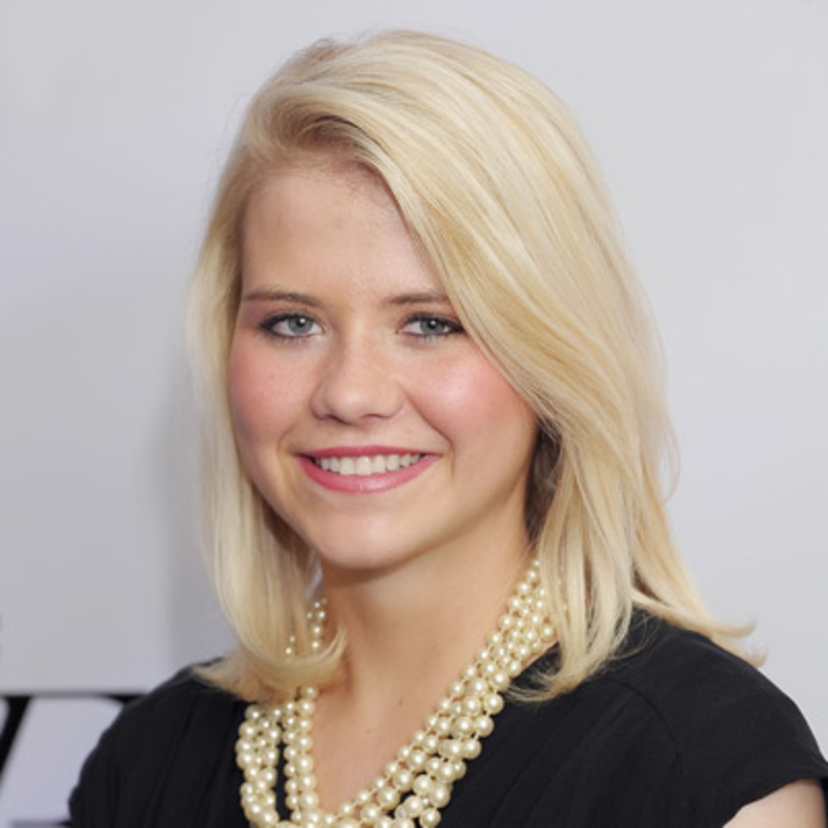 Elizabeth Smart Says She was Sexually Assaulted on Flight - Beaver ...