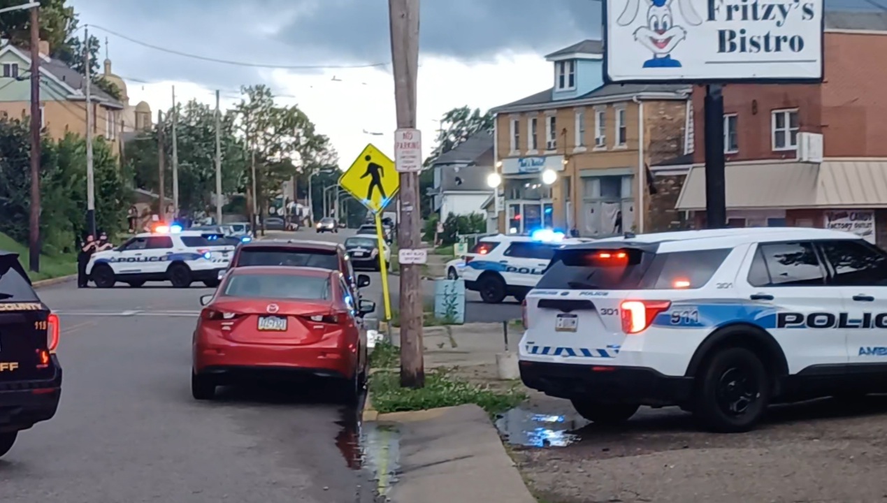 Police surround suspect on Duss Avenue in Ambridge standoff - Beaver ...