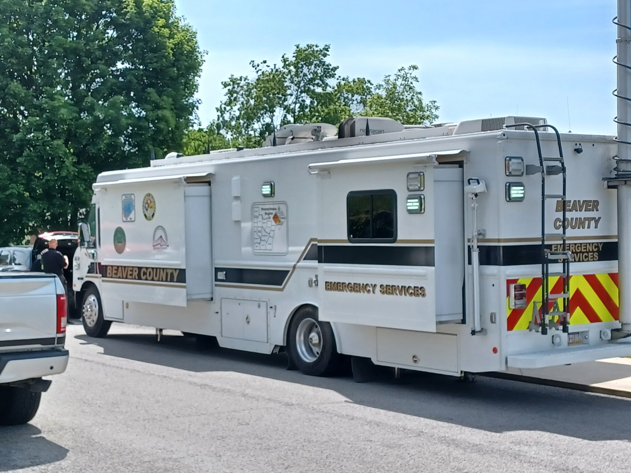 One arrested during SWAT standoff in Rochester - Beaver County Radio