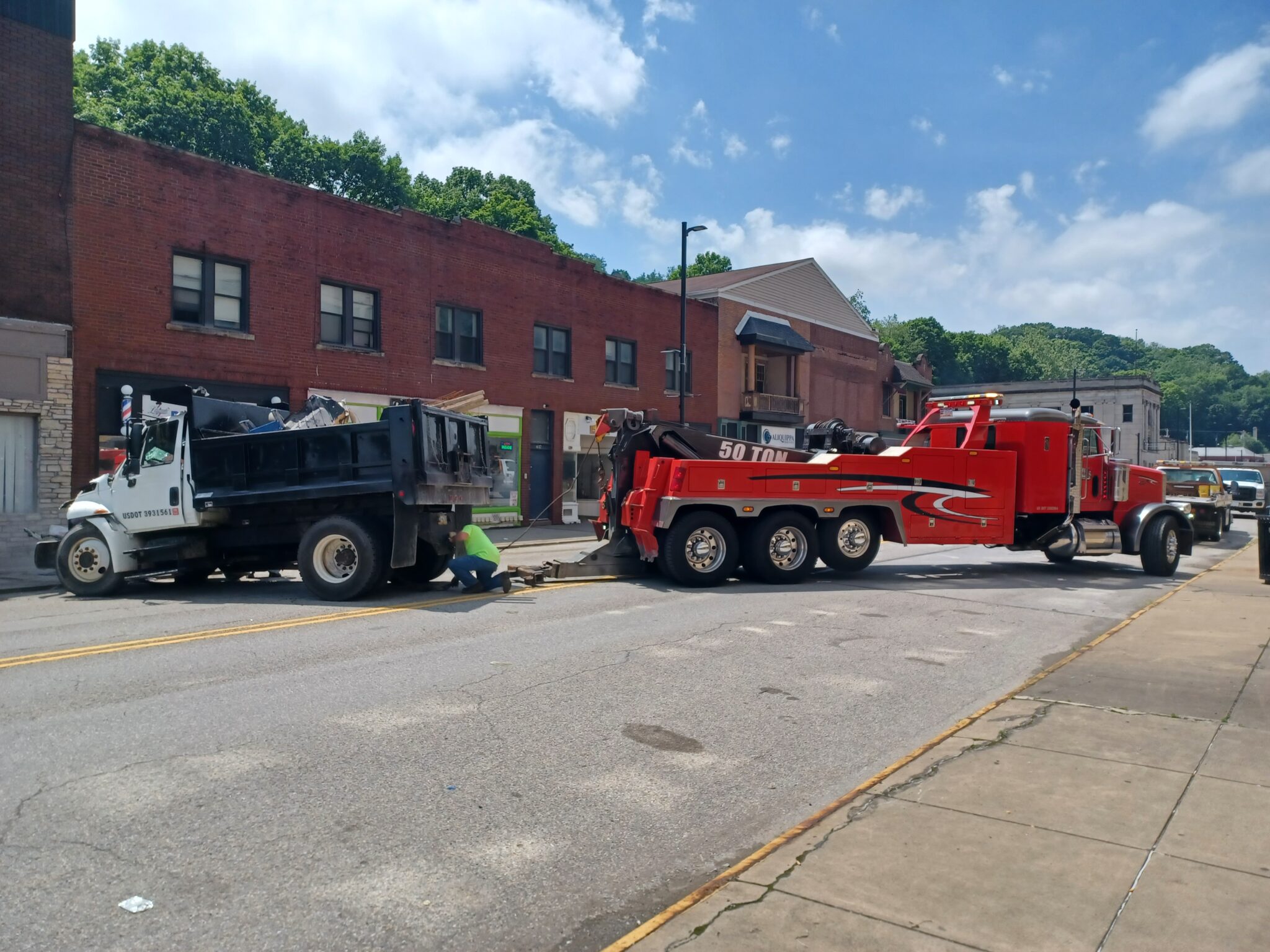Dump truck plows into Aliquippa building Sunday morning - Beaver County ...