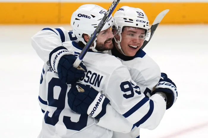 Ekman-Larsson extends point streak as the Maple Leafs rout the Penguins ...