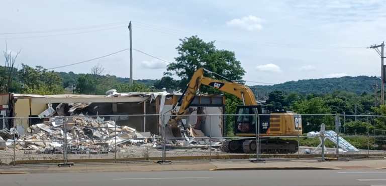 Former DeAngelis Donuts building demolished - Beaver County Radio