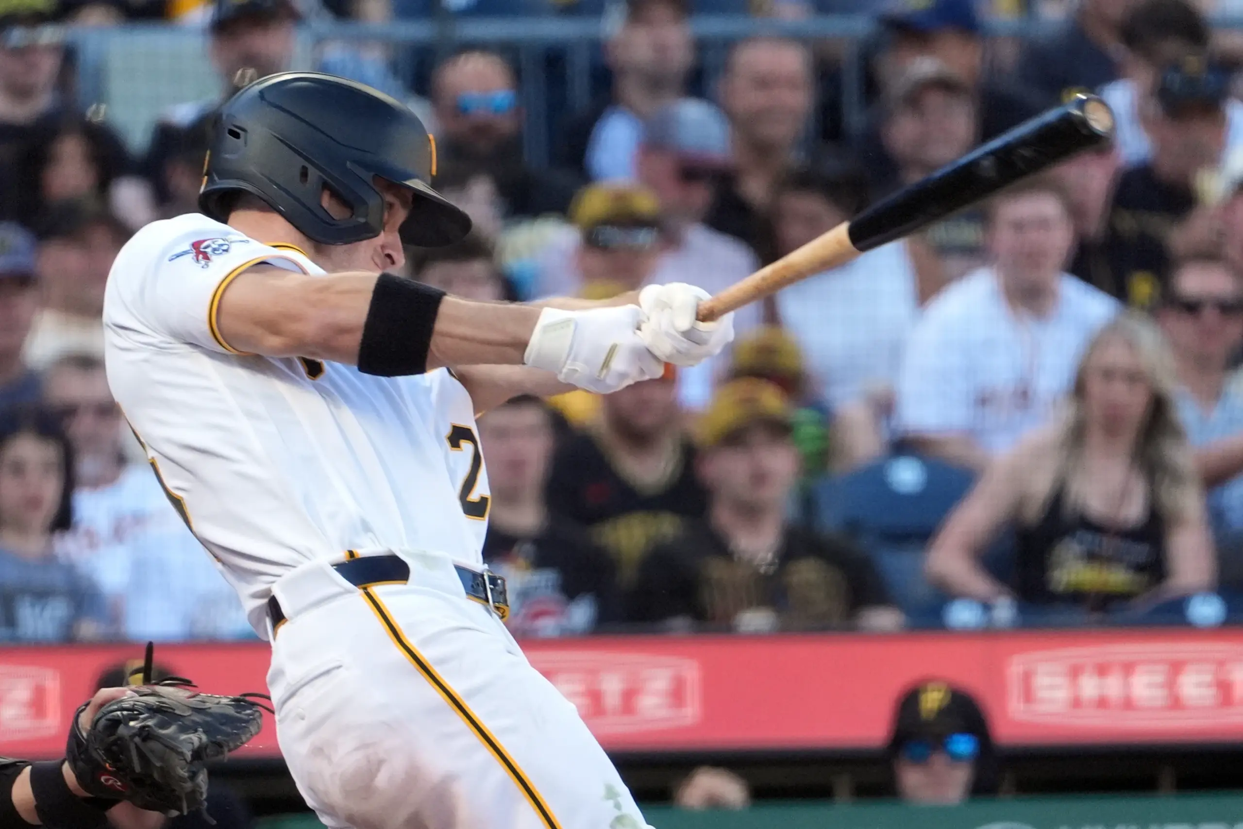 Jake Mangum homers and drives in 2 runs as Pirates hold off Twins 10-9 ...