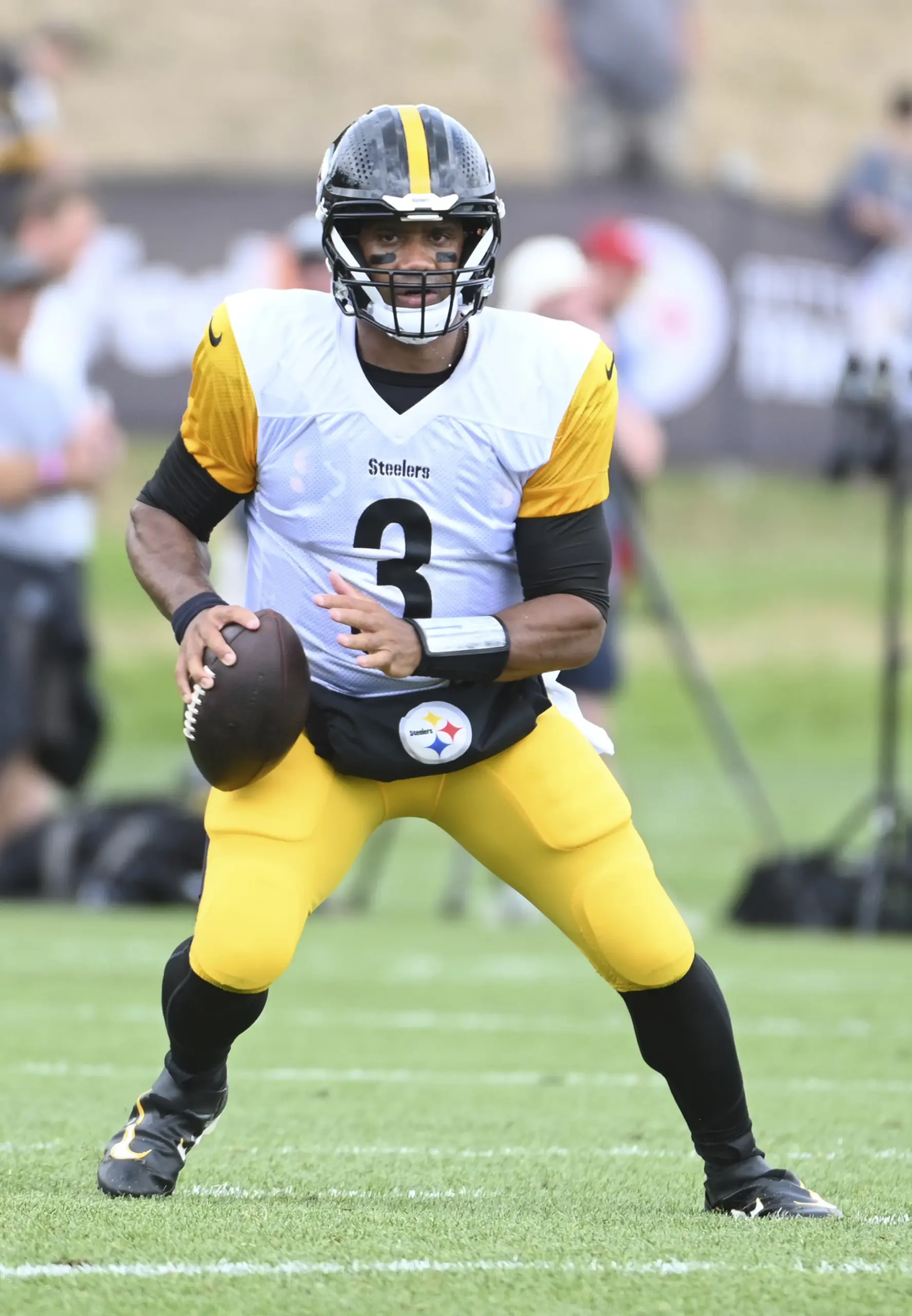Former Steelers quarterback Russell Wilson confirms he’s retiring from ...