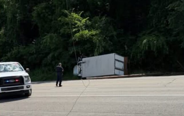 Truck overturns in Moon Township - Beaver County Radio